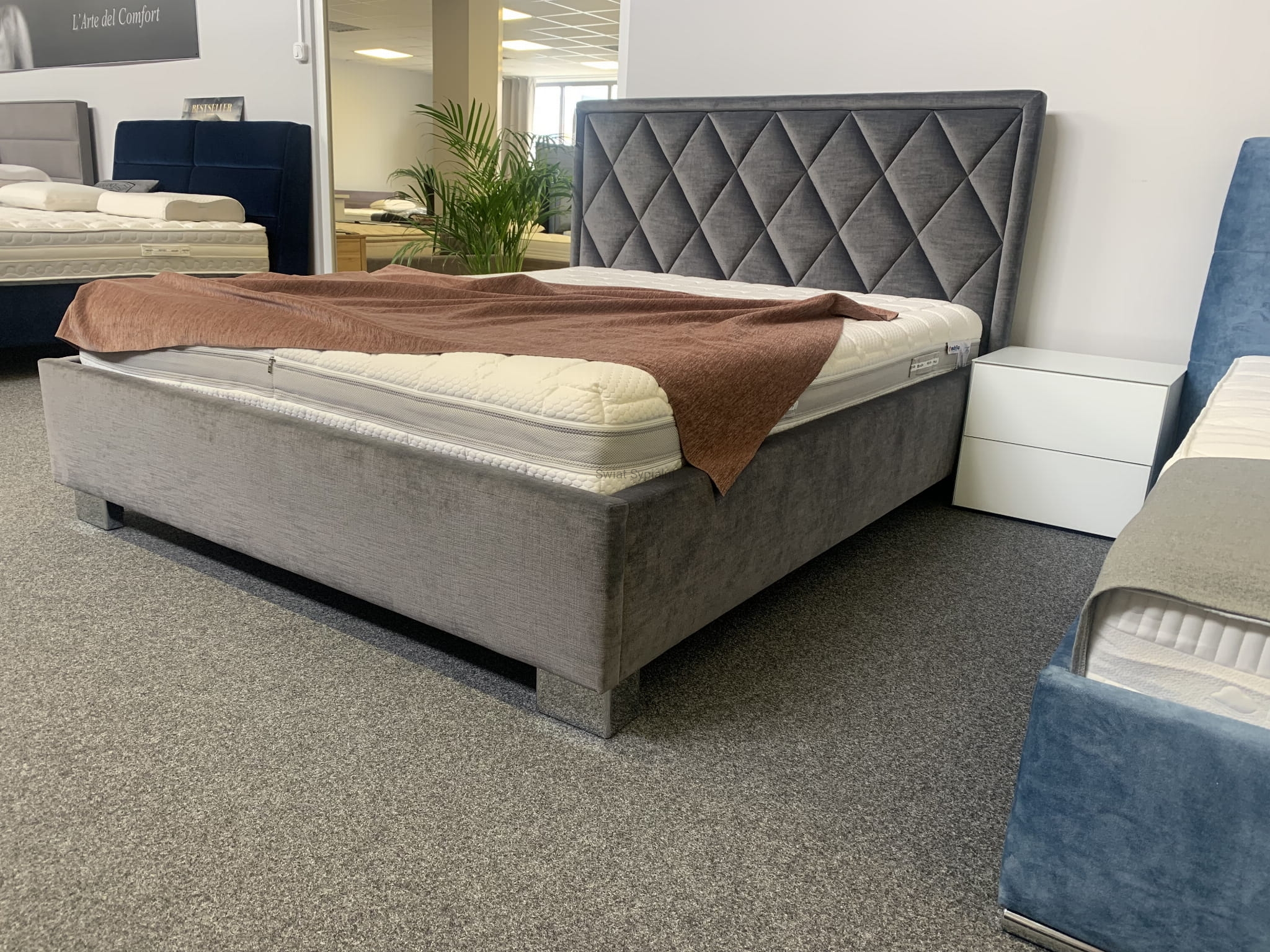 Łóżko Premium 22, zagłówek Caro, romby na zagłówku New Elegance w Świat ...